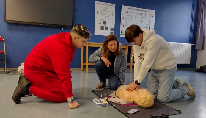 SST Sauveteur Secouriste du Travail - Lycée des métiers de l'automobile